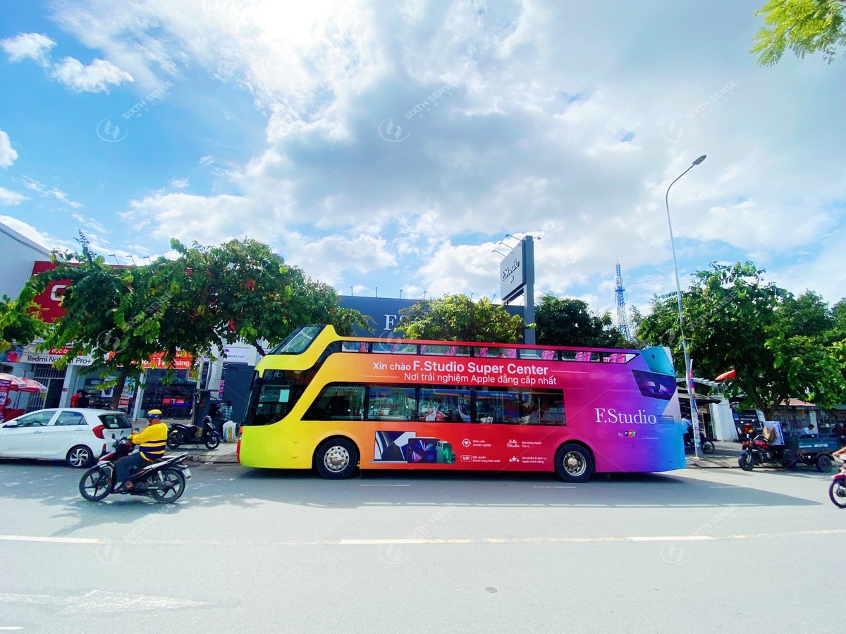 Roadshow xe bus 2 tầng khai trương F.Studio Super Center - Công ty cung ...